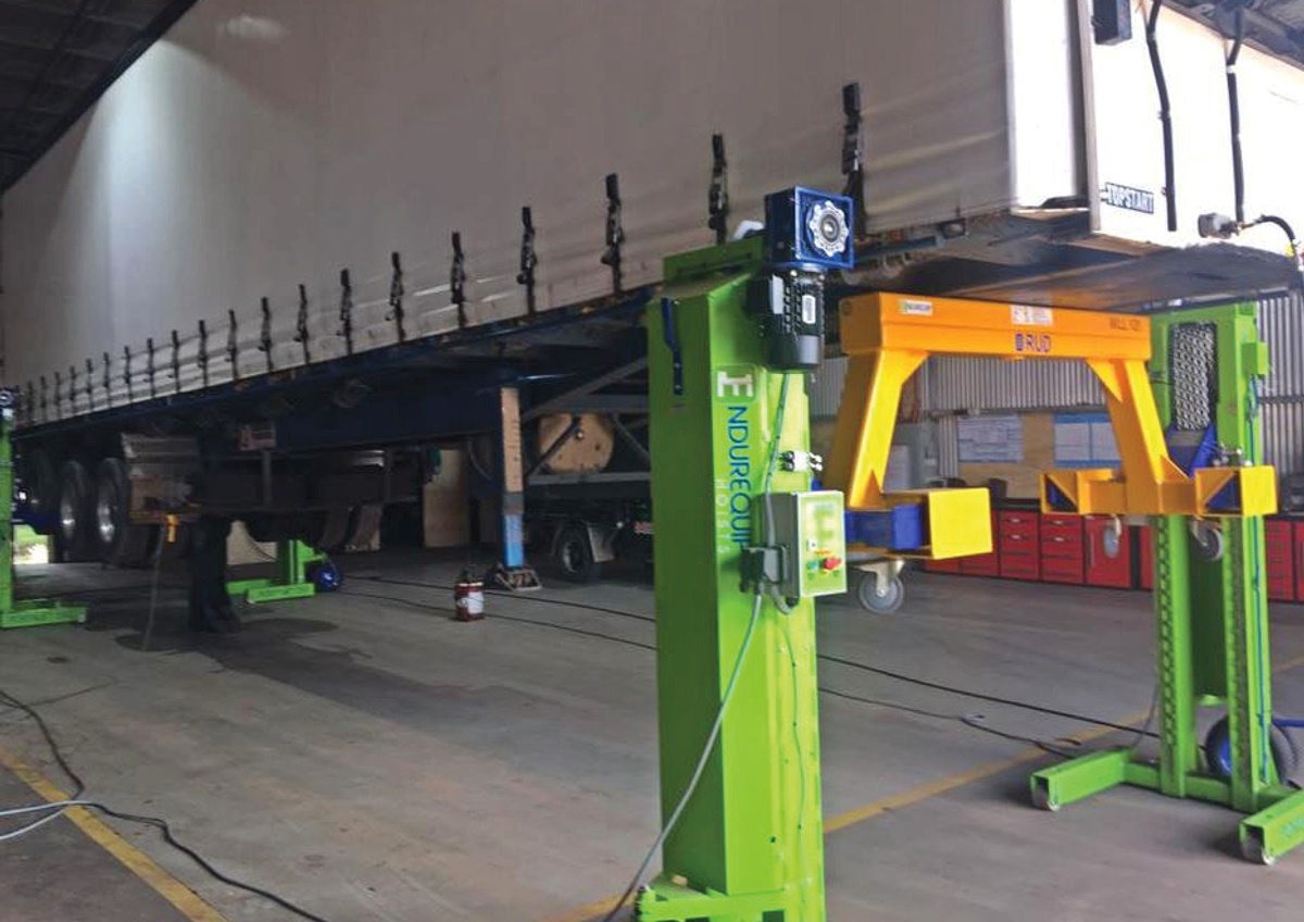 Accessories & Stands